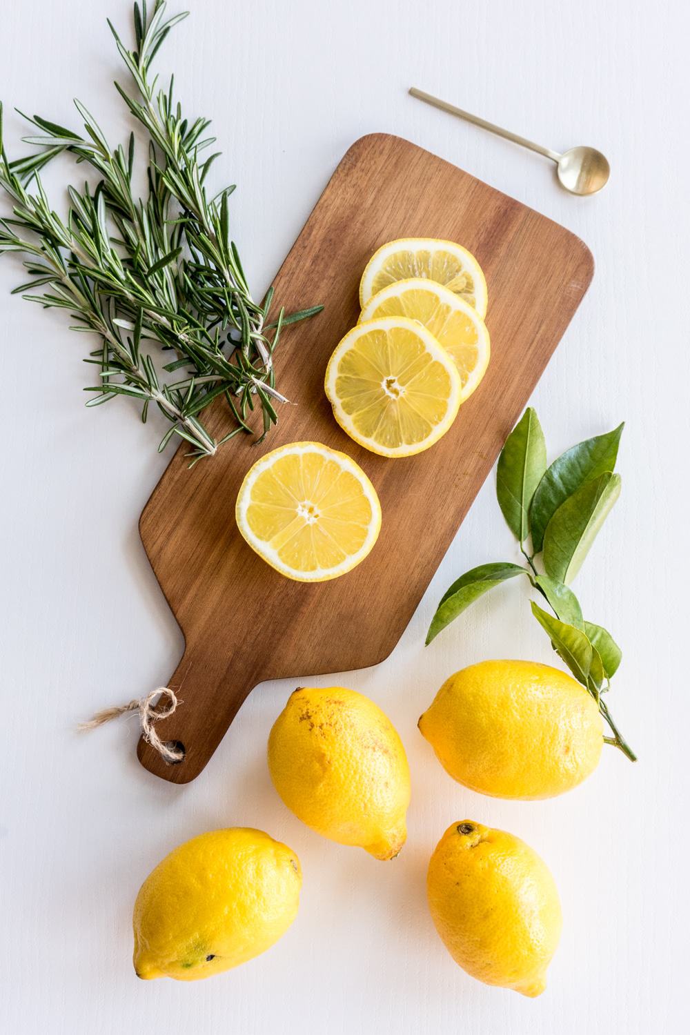 3 Stovetop Potpourri Ideas That Will Make Your Home Smell Like Spring